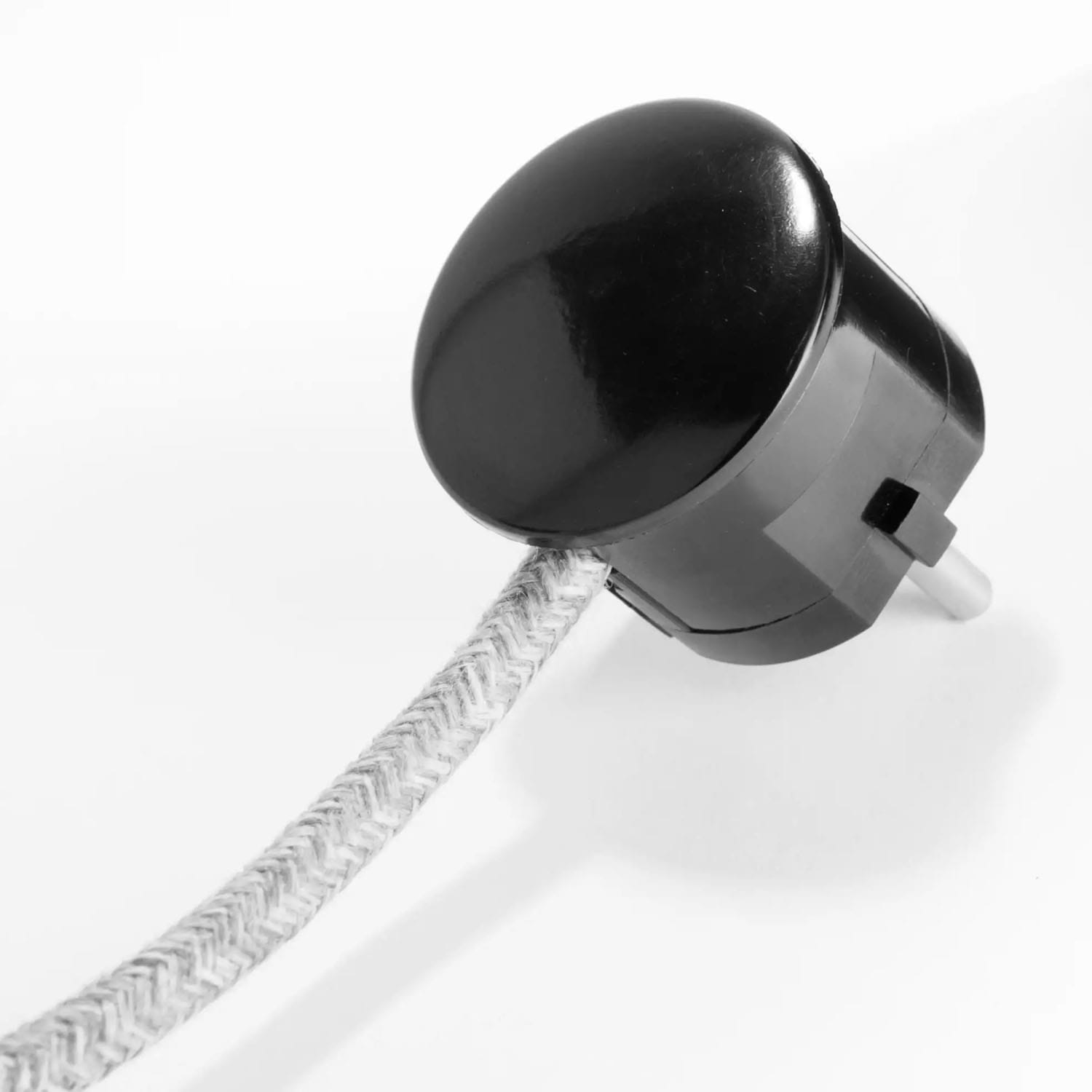 Schuko-Stecker aus Duroplast (Bakelit-Optik), VDE, Winkelstecker