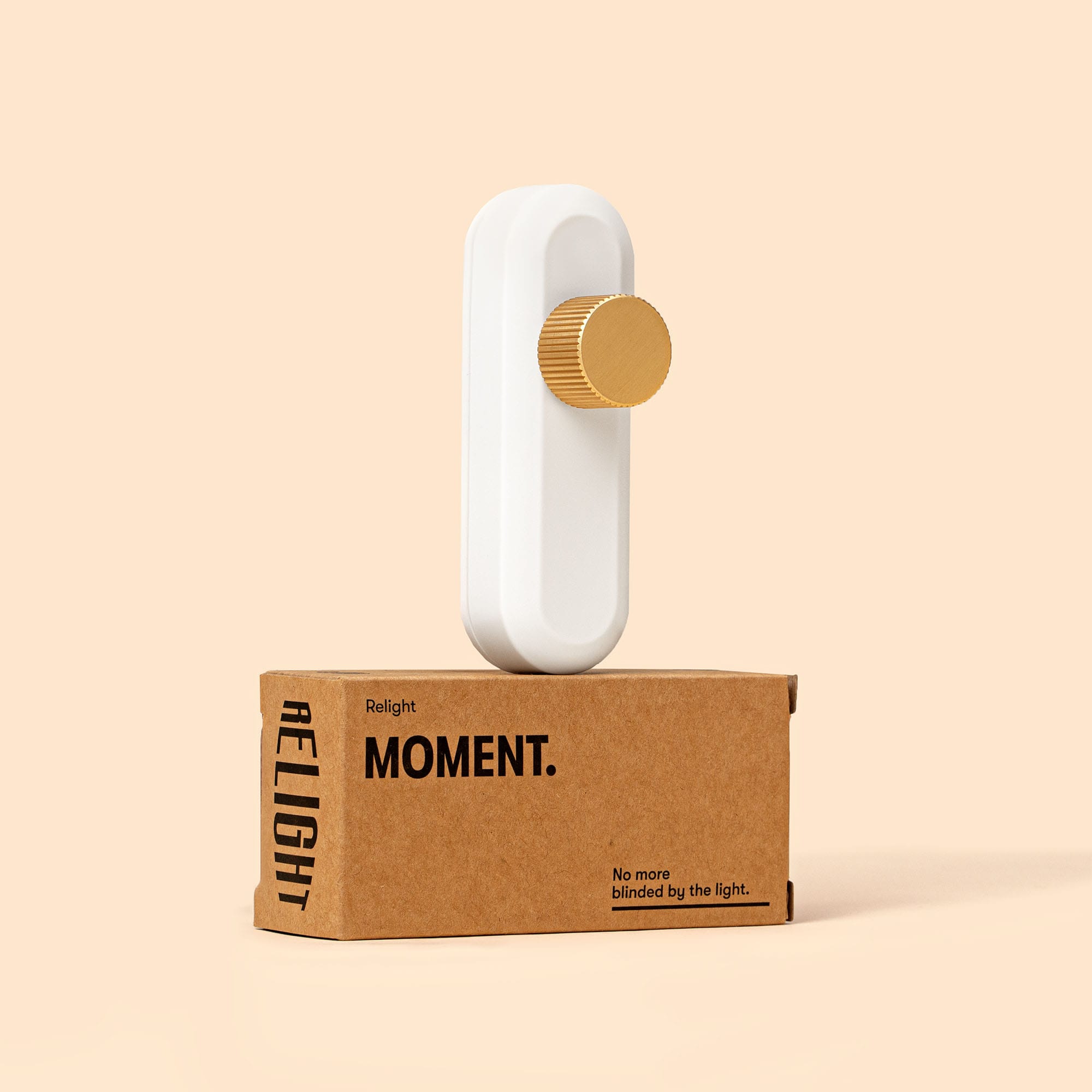 Relight Moment Universaldimmer mit Drehregler aus Messing